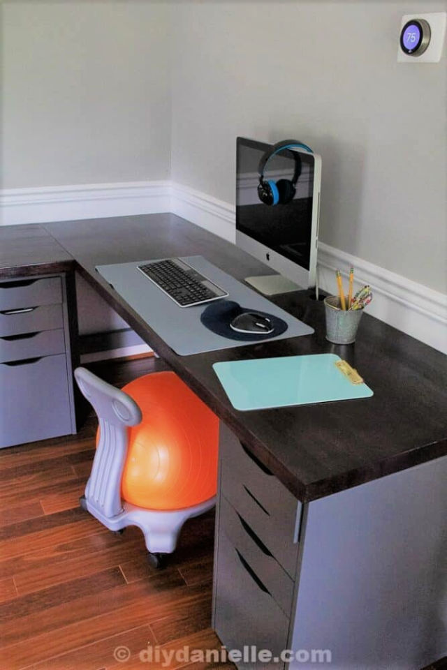 25 Homemade DIY Corner Desk Plans Easy To Build and Cheap