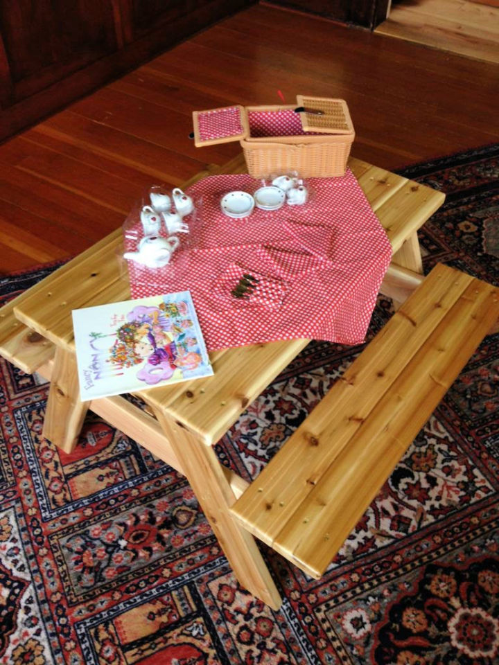 40 Free DIY Picnic Table Plans (with PDF and Blueprints)