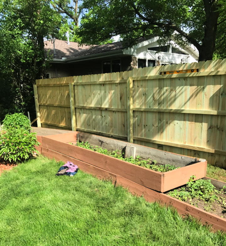 25 Inexpensive Privacy Fence Ideas - Blitsy