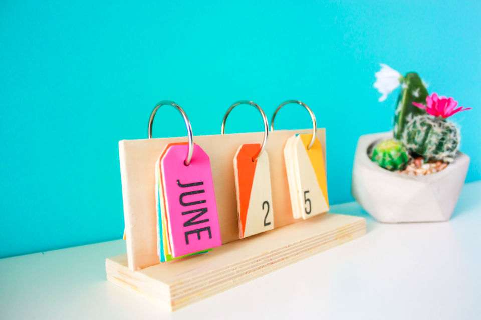 25 Easy DIY Calendar Ideas To Make Your Own - Blitsy