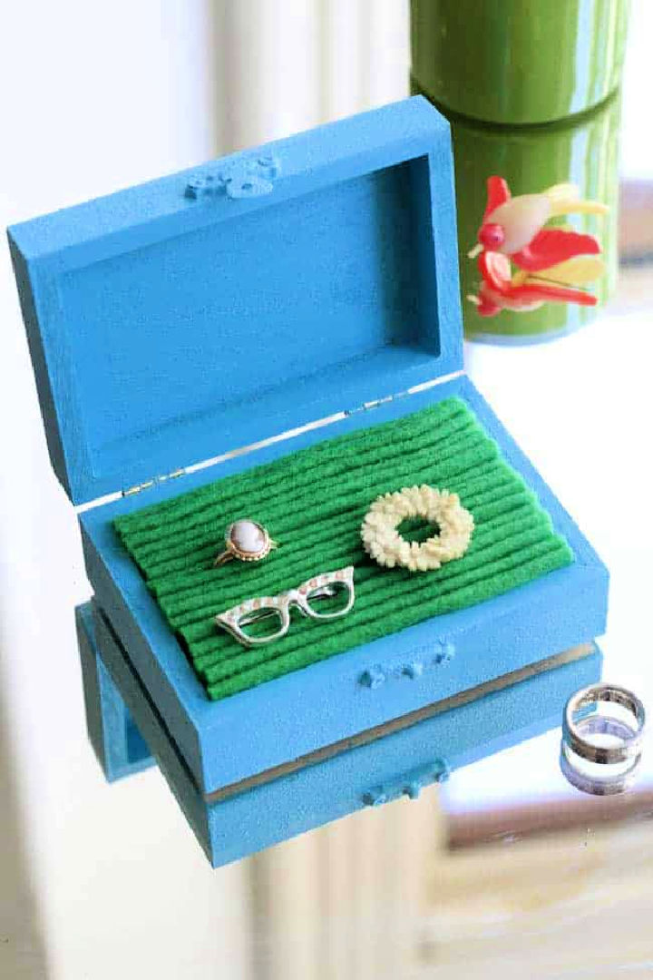 25 DIY Jewelry Box Plans to Build - Blitsy