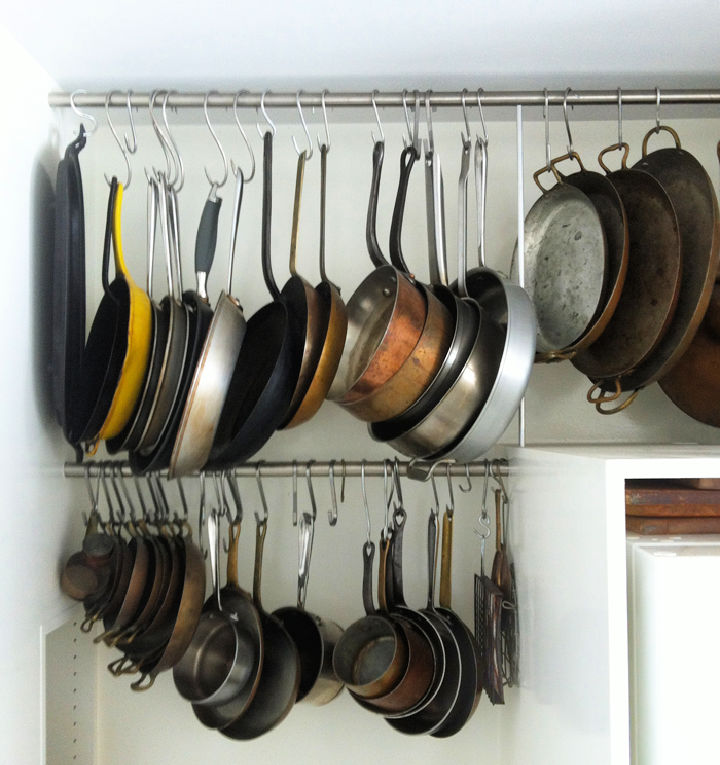 25 DIY Hanging Pot Rack Ideas for Your Kitchen - Blitsy