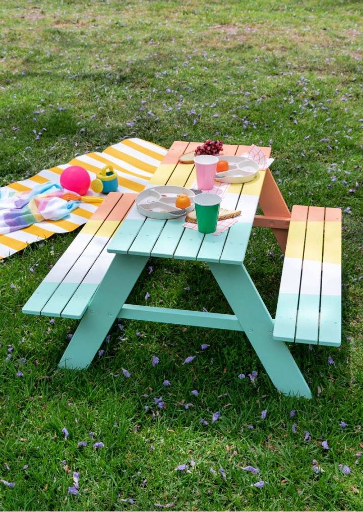 40 Free DIY Picnic Table Plans (with PDF and Blueprints)