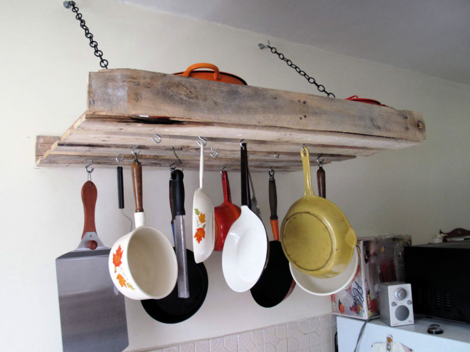 25 DIY Hanging Pot Rack Ideas for Your Kitchen - Blitsy