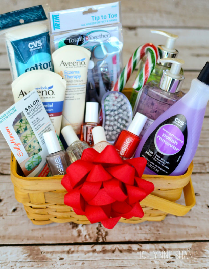 40 Cheap DIY Gift Basket Ideas for Everyone - Blitsy