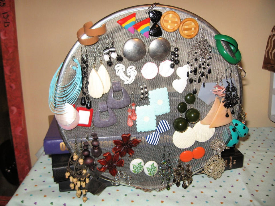 25 DIY Earring Holder Ideas to Make - Blitsy
