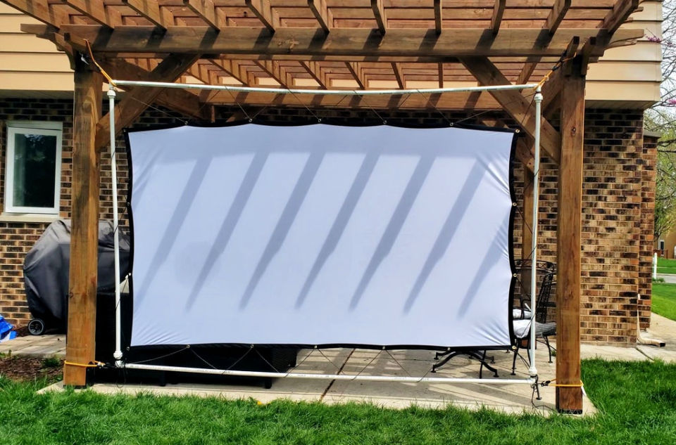DIY Projector Screen (25 Ways) - Blitsy