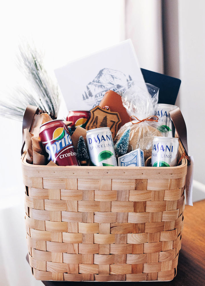 40 Cheap DIY Gift Basket Ideas for Everyone - Blitsy