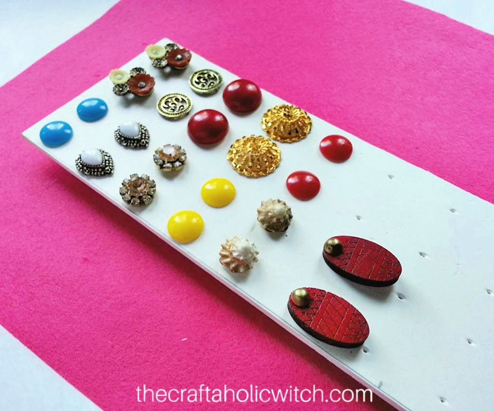 25 DIY Earring Holder Ideas to Make - Blitsy