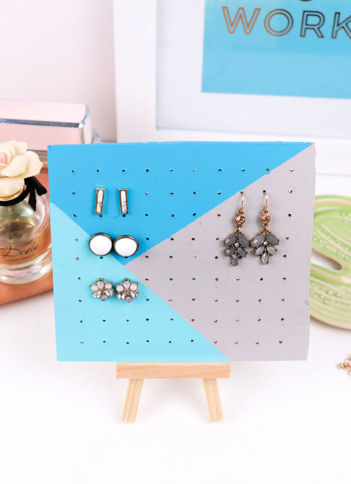 25 DIY Earring Holder Ideas to Make - Blitsy