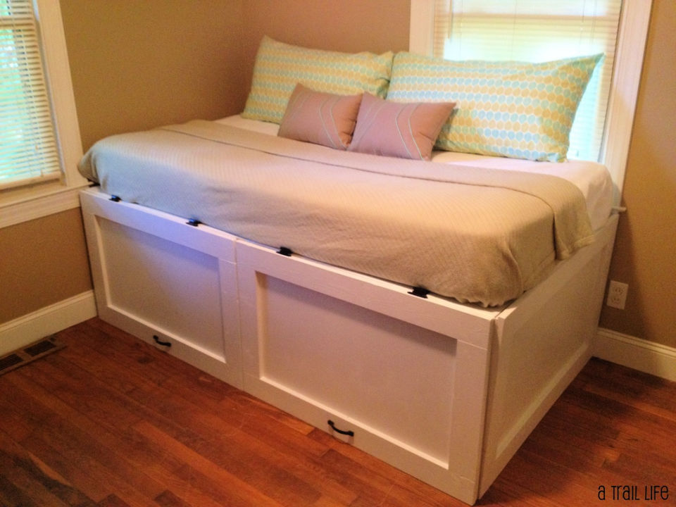 DIY Daybed (25 Free Plans) - Blitsy