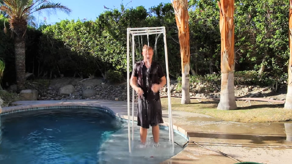 30 Outdoor Shower Ideas For Backyard to DIY This Summer - Blitsy