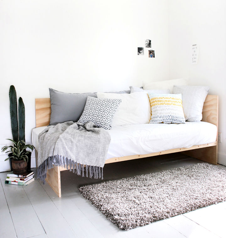 DIY Daybed (25 Free Plans) - Blitsy