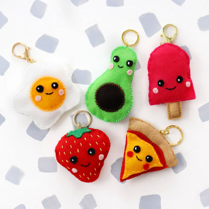 30 DIY Keychain Ideas to Gift or Sell - Blitsy