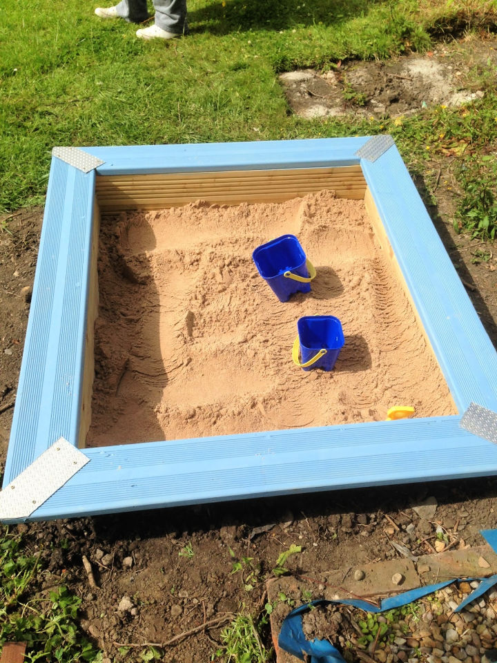 How to Build a Sandbox (25 Ideas) - Blitsy