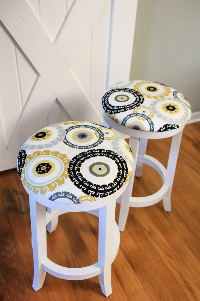 DIY Bar Stools: 30 Free Plans to Build Your Own - Blitsy