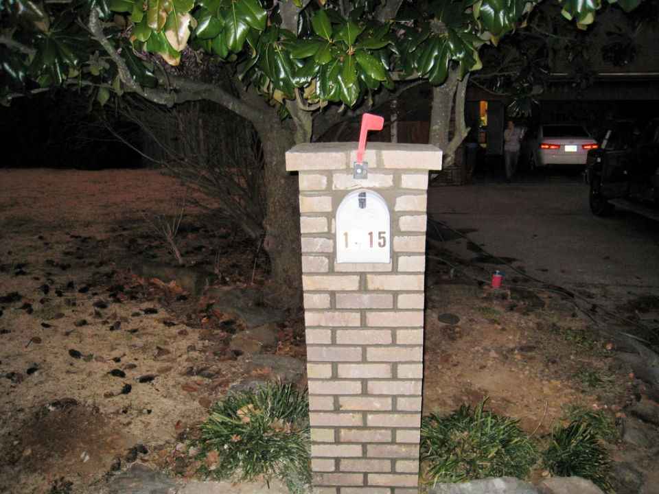 25 Mailbox Post Ideas to Upgrade Your Curb Appeal - Blitsy