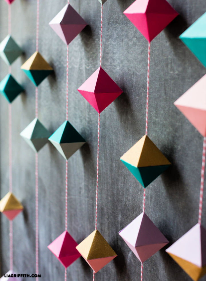 DIY Garland Ideas and Decor - Blitsy