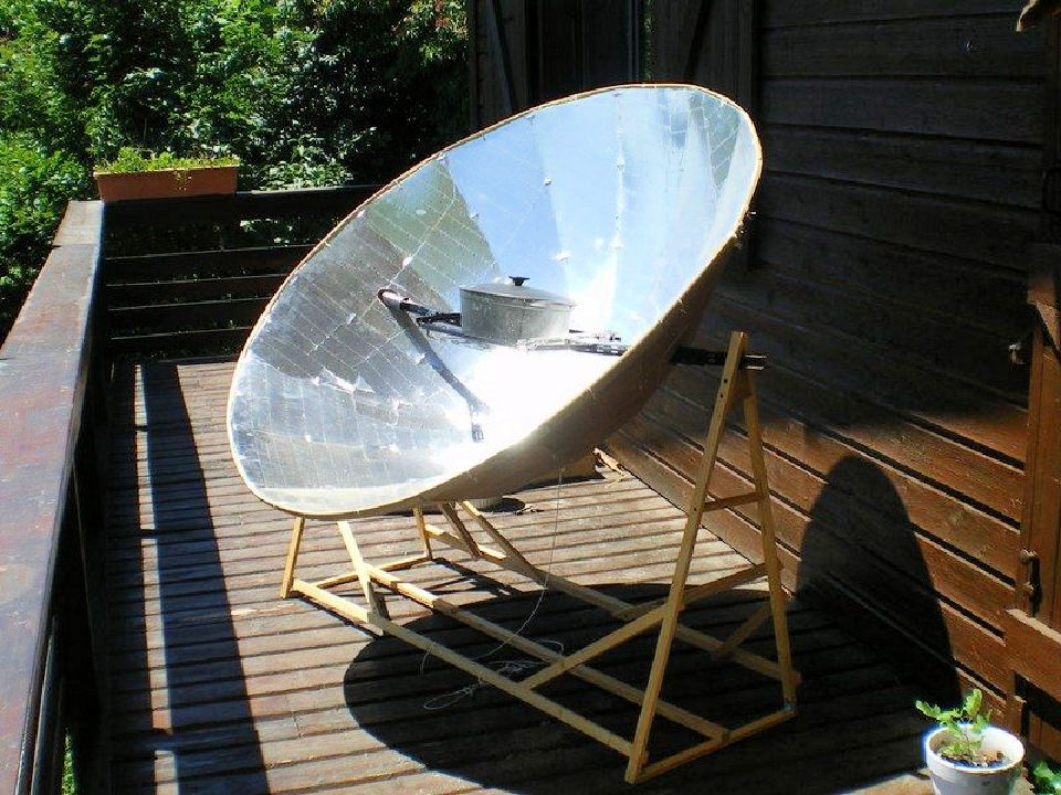 How To Make a DIY Solar Oven: 25 Free Plans - Blitsy