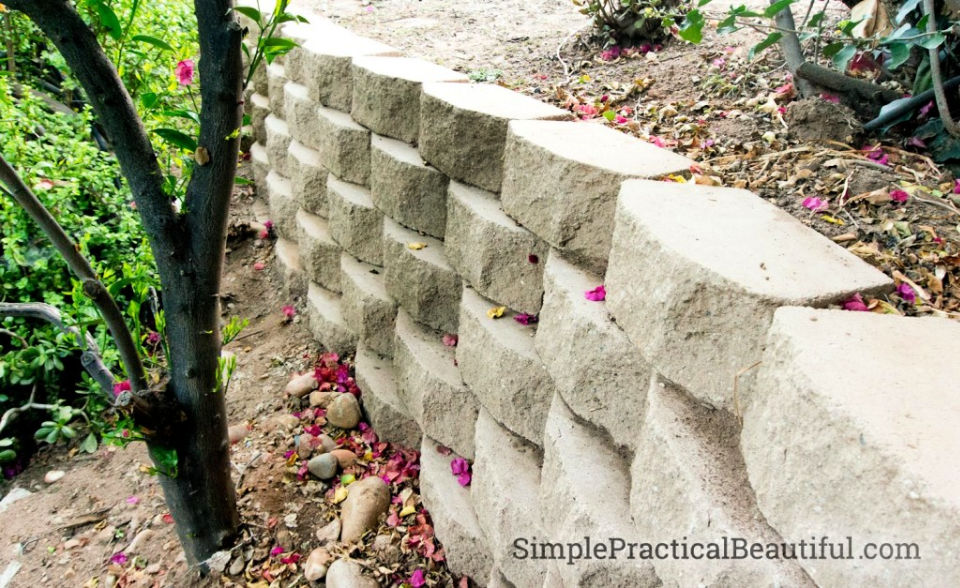25 Practical Ideas to Build a DIY Retaining Wall - Blitsy