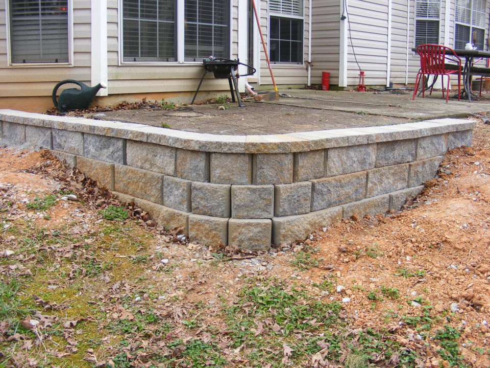 25 Practical Ideas to Build a DIY Retaining Wall - Blitsy