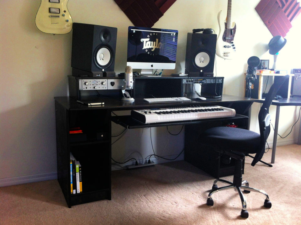 20 Functional DIY Studio Desk Plans and Ideas - Blitsy