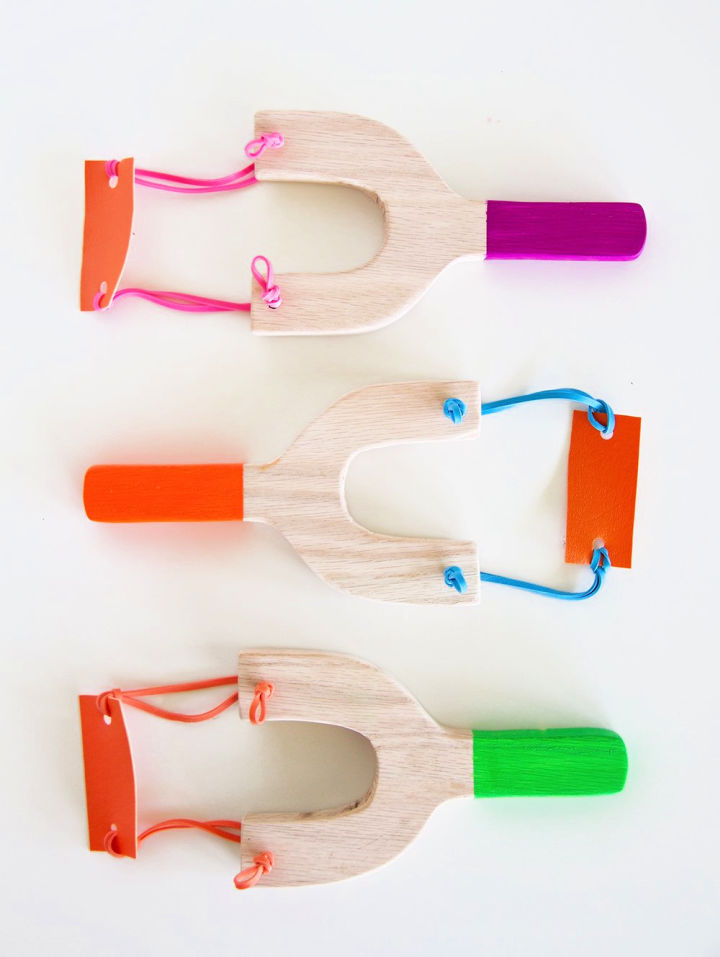 DIY Slingshot: 20 Ideas to To Make - Blitsy