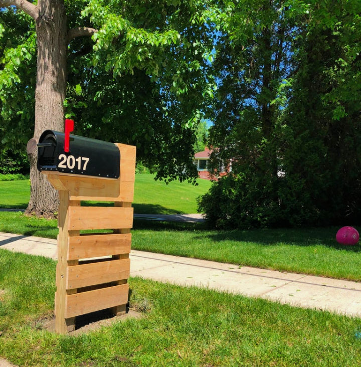 25 Mailbox Post Ideas to Upgrade Your Curb Appeal - Blitsy