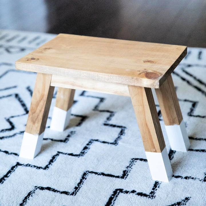 DIY Step Stool (25 Free Plans) - Blitsy
