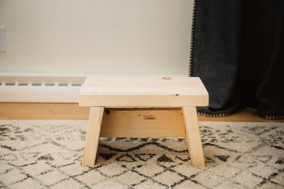 DIY Step Stool (25 Free Plans) - Blitsy