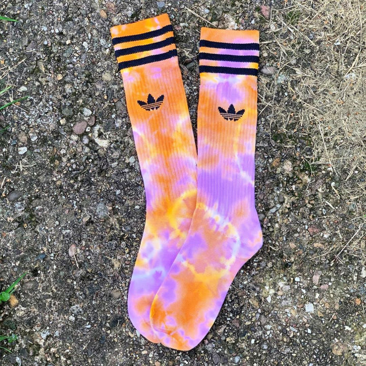 25 Easy Tie Dye Sock Patterns - How to Tie Dye Socks
