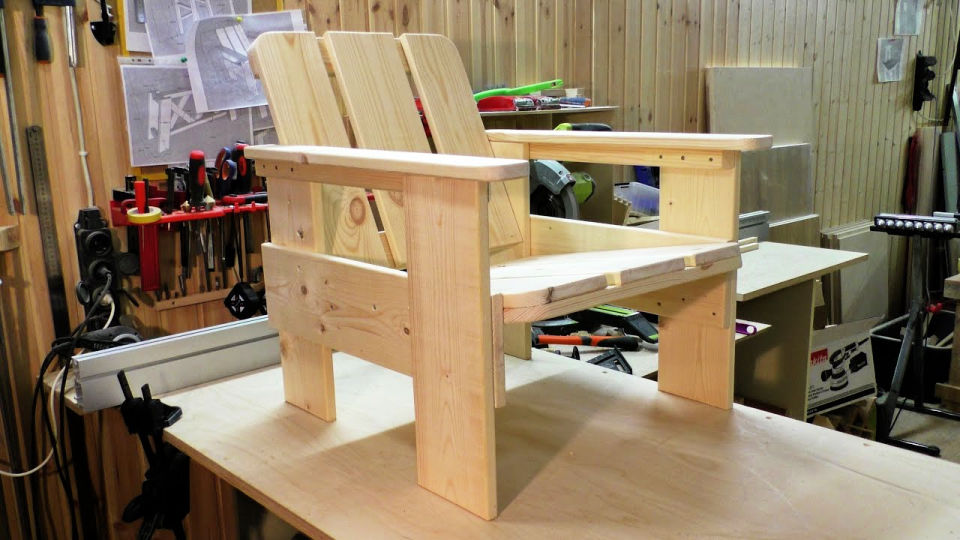 40 Free DIY Wood Pallet Chair Plans and Ideas - Blitsy