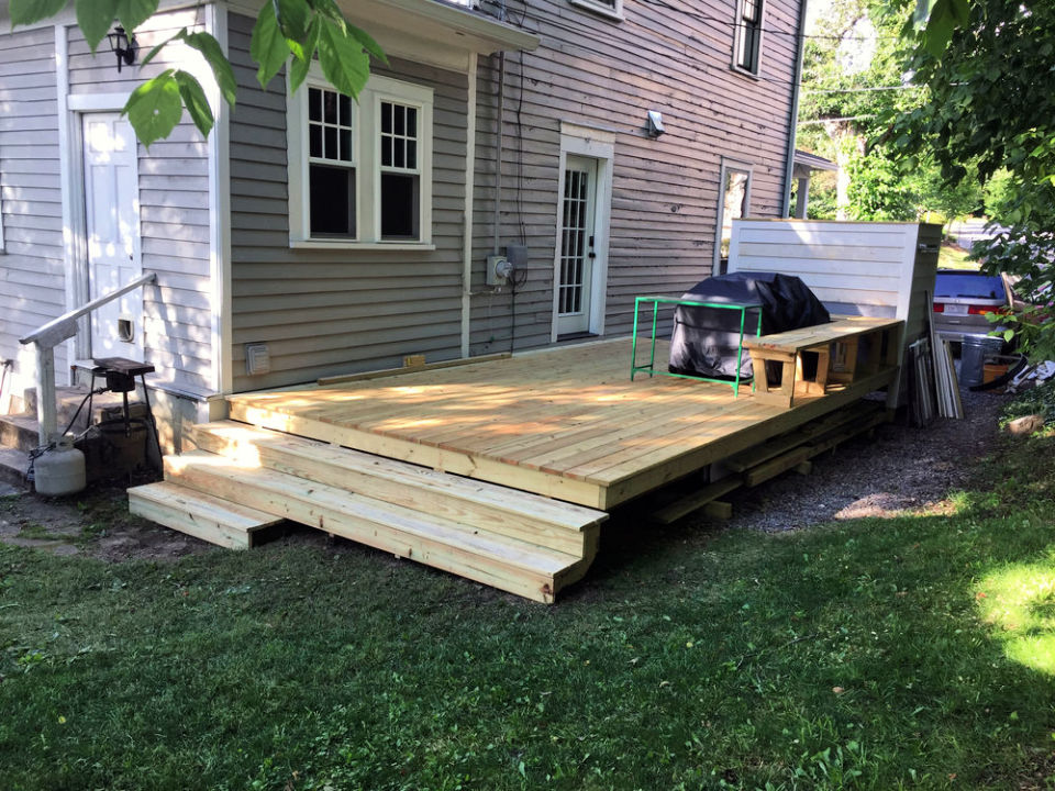 35 Free DIY Deck Plans and Designs - Blitsy