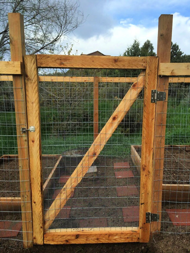 How to Build a Gate (25 Ways) - Blitsy