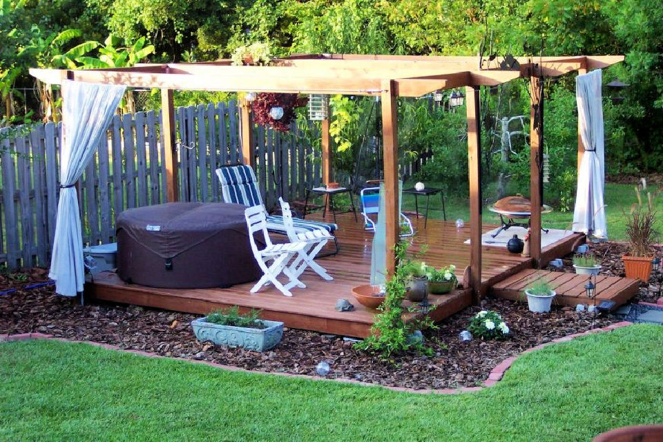 DIY Floating Deck (25 Free Plans) - Blitsy
