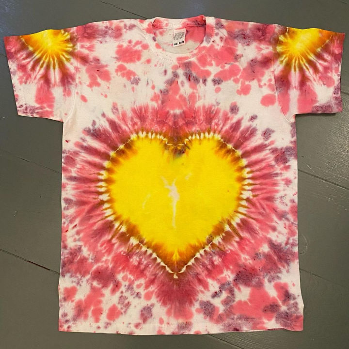 25 Heart Tie Dye Patterns (How to Heart Tie Dye Shirt)