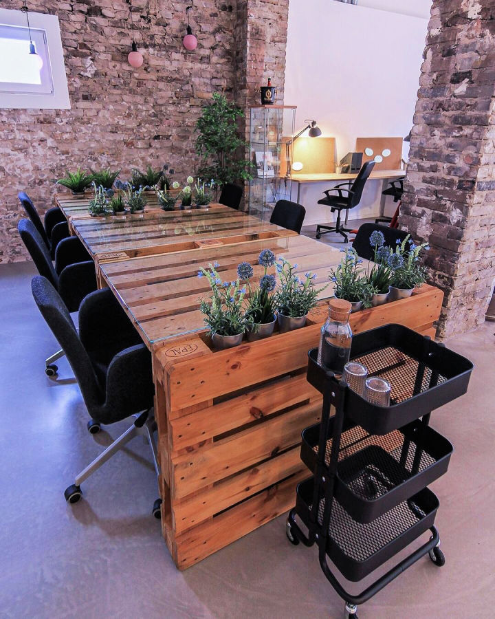 40 DIY Wood Pallet Desk Ideas with Free Plans - Blitsy