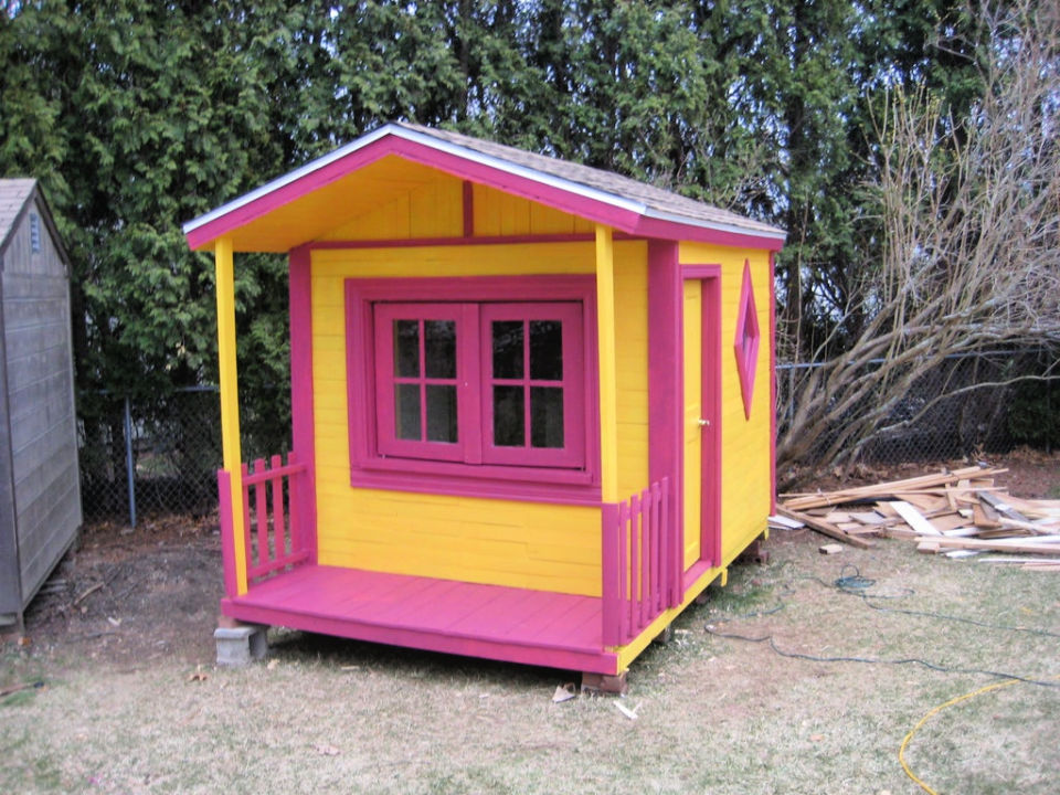 25 Free DIY Pallet Playhouse Plans and Ideas - Blitsy