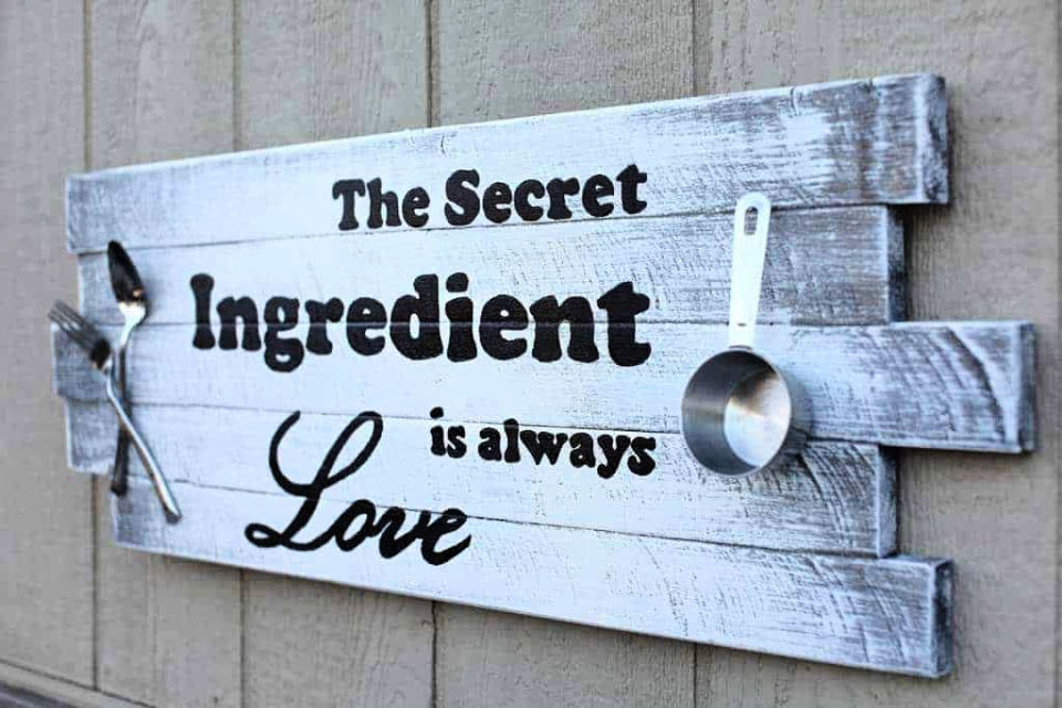 40 Wood Pallet Sign Ideas You Can DIY - Blitsy