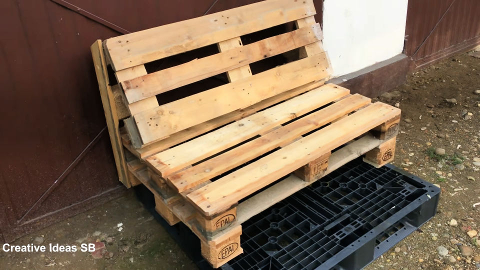 40 DIY Wood Pallet Bench Plans and Ideas - Blitsy