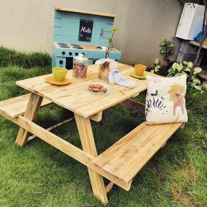 40 Simple Wood Pallet Table Plans and Ideas to DIY - Blitsy
