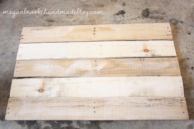 Pallet Wall Art {Tutorial} - Blitsy