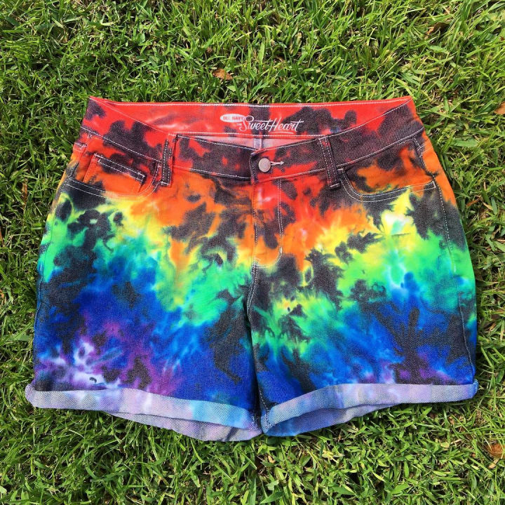 How to Tie Dye Shorts - 25 Ways to Tie Dye Shorts