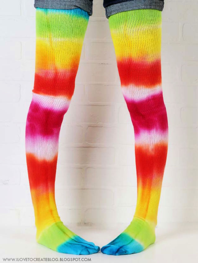 25 Easy Tie Dye Sock Patterns - How to Tie Dye Socks