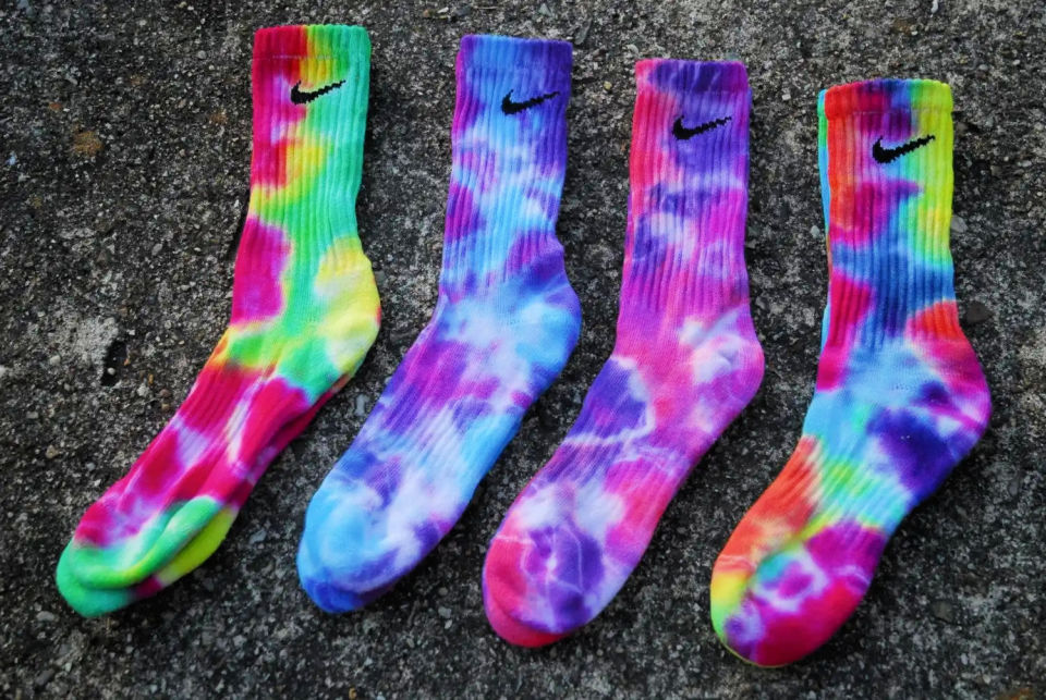 30 Rainbow Tie Dye Patterns (How to Rainbow Tie Dye)