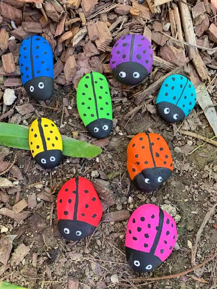 25 Fun and Easy Ladybug Rock Ideas - Blitsy