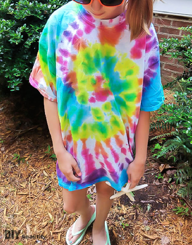 20 Spiral Tie Dye Patterns (How to Do Spiral Tie Dye)