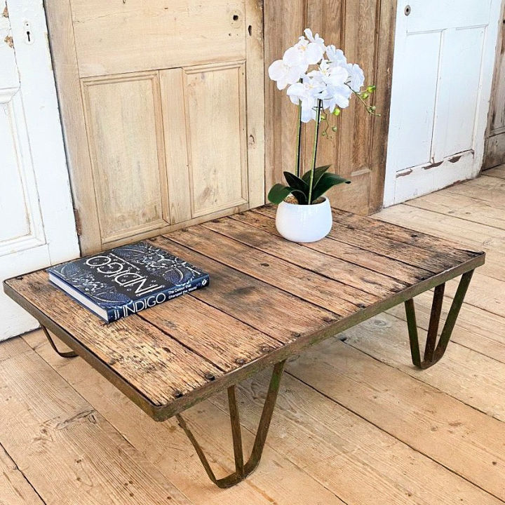 40 Simple Wood Pallet Table Plans and Ideas to DIY - Blitsy