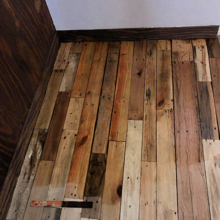 15 Cheap DIY Wood Pallet Flooring Plans and Ideas - Blitsy