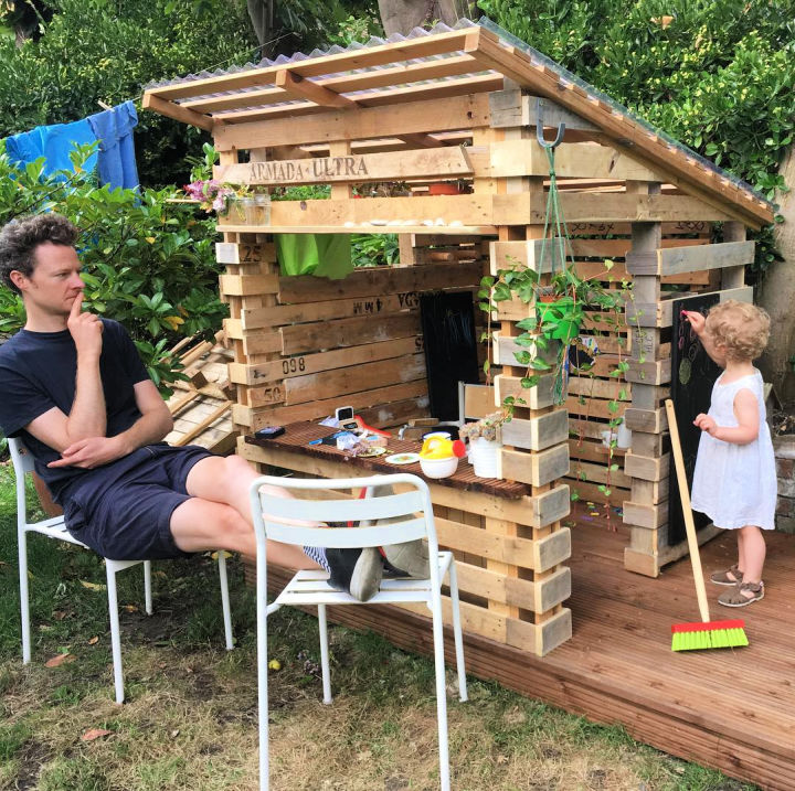 25 Free DIY Pallet Playhouse Plans and Ideas - Blitsy